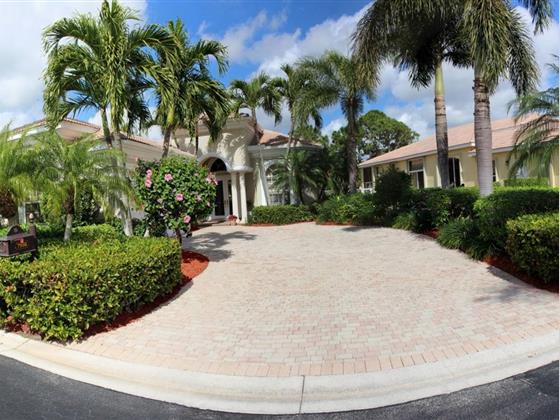 7958 Villa D'Este Way