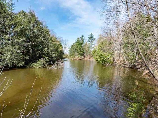 New Listing! Cozy Cottage on Smallwood Lake!